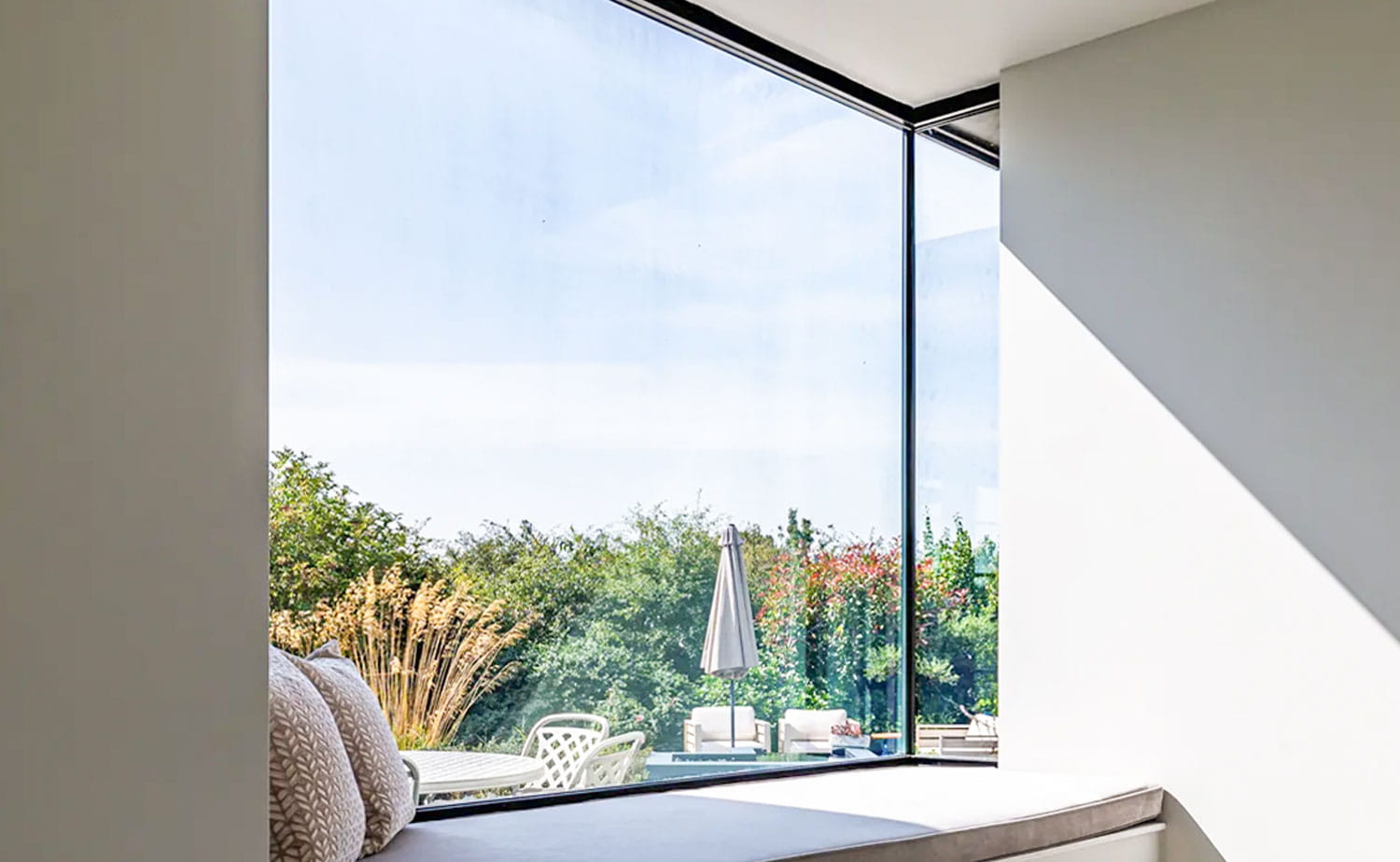 What Is an Oriel Window | Blog | John Knight Glass